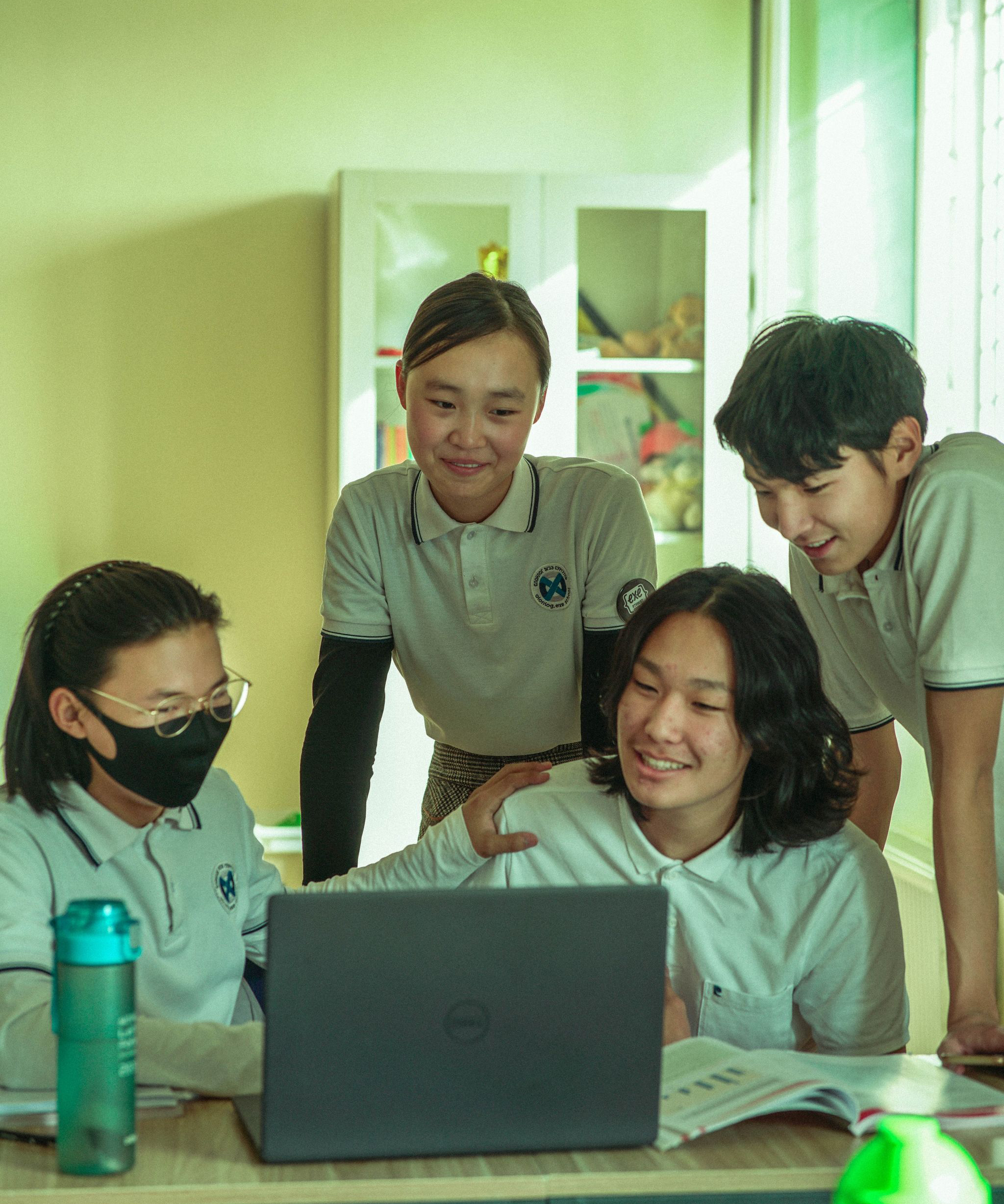 Олонлог Эгзэ сургууль